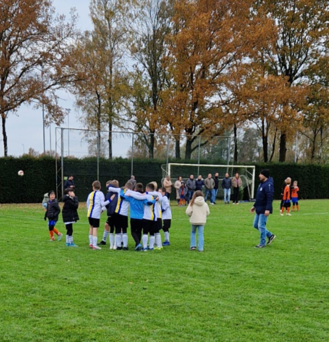 JO11-5 behaalt eerste competitiezege van het seizoen! | FC Tilburg
